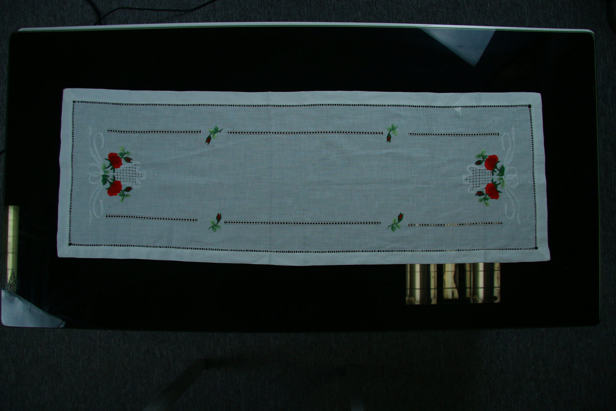 Cotton Tablecloth Embroidered With Red Roses